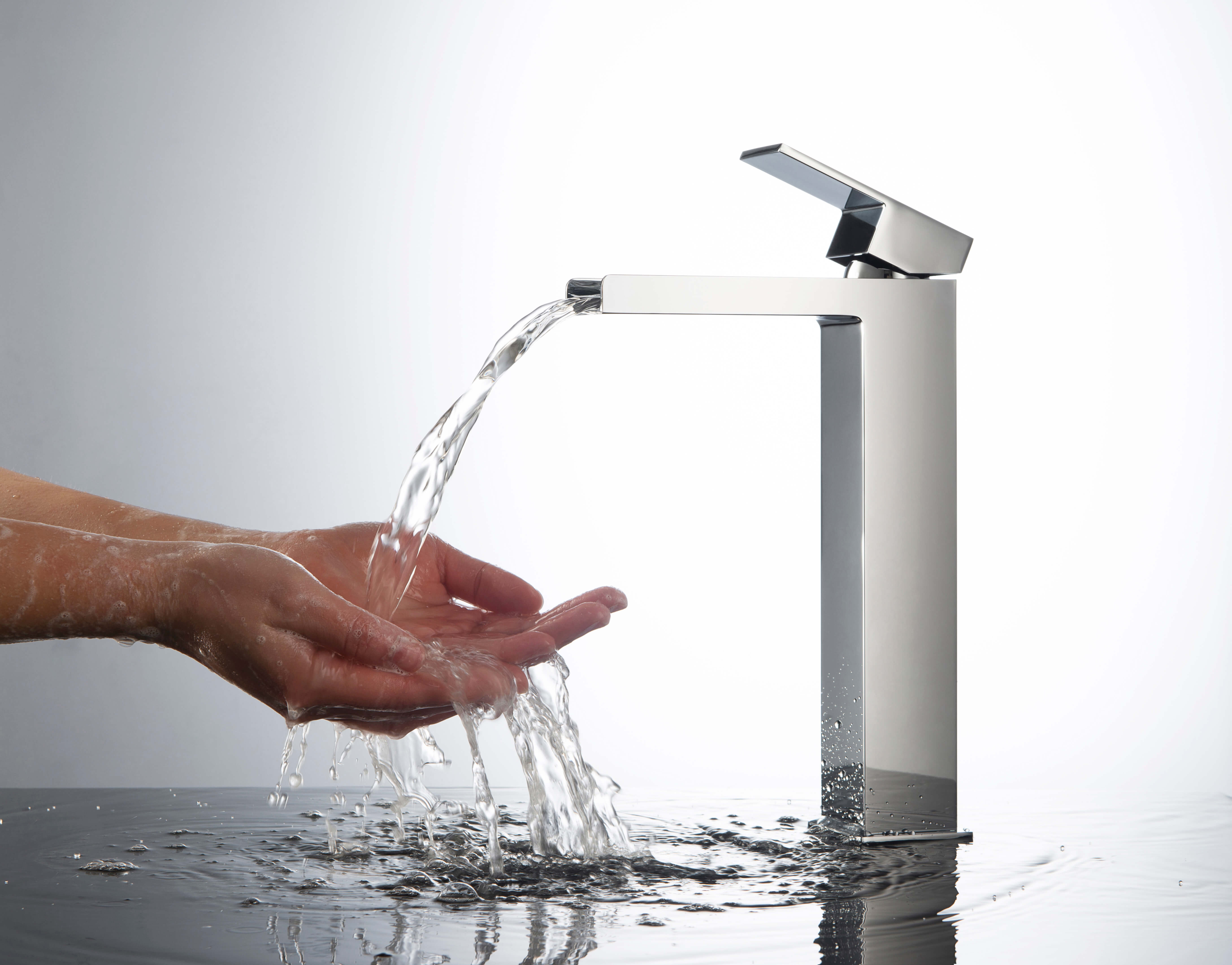 AT07: Waterfall – aquavitbath